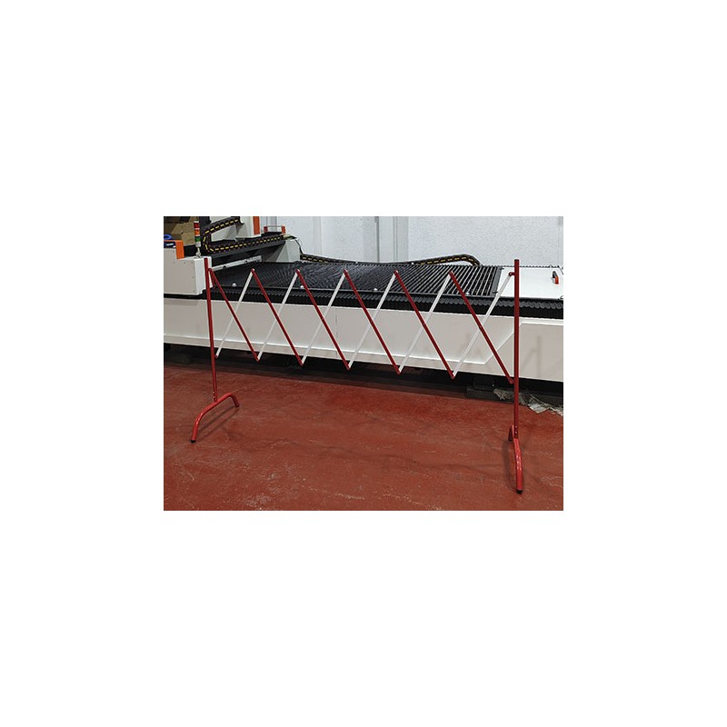 Valla extensible de hierro roja y blanca